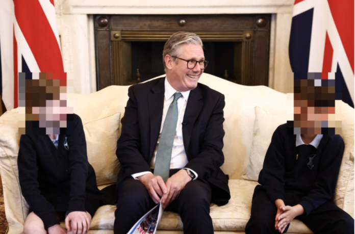 Starmer kids miss out as Santa flies past Downing Street | Suffolk Gazette